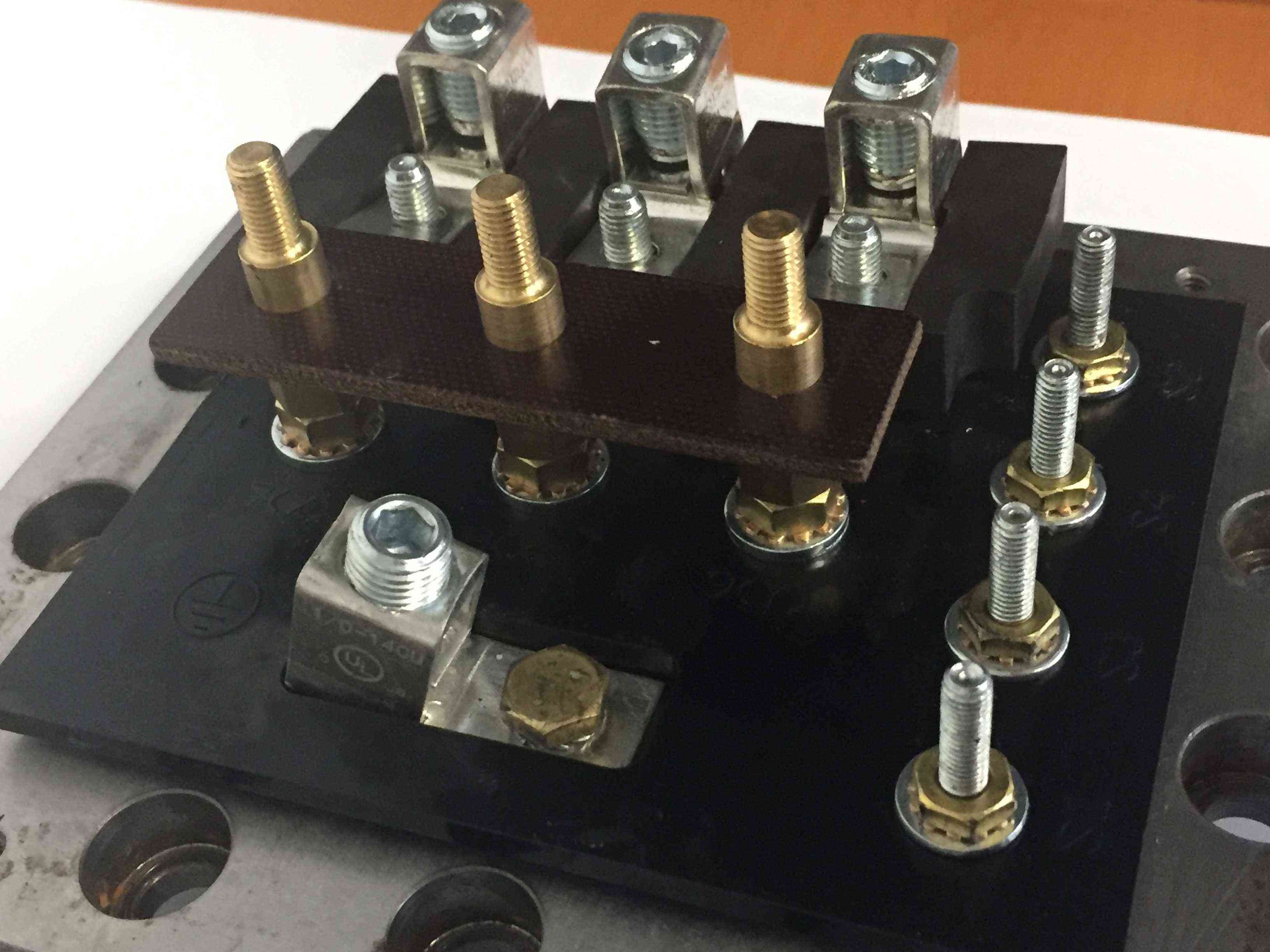 De l’étanchéité des bornes sur les borniers. - HRS